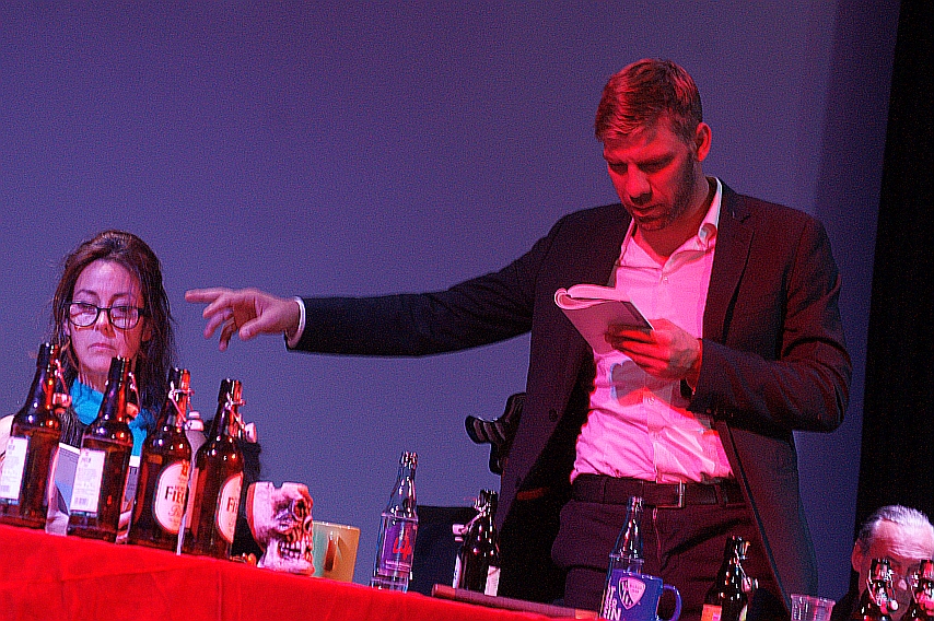 Das Scheitern einer Utopie in 12 Stunden | trailer - Kultur. Kino. Ruhr.